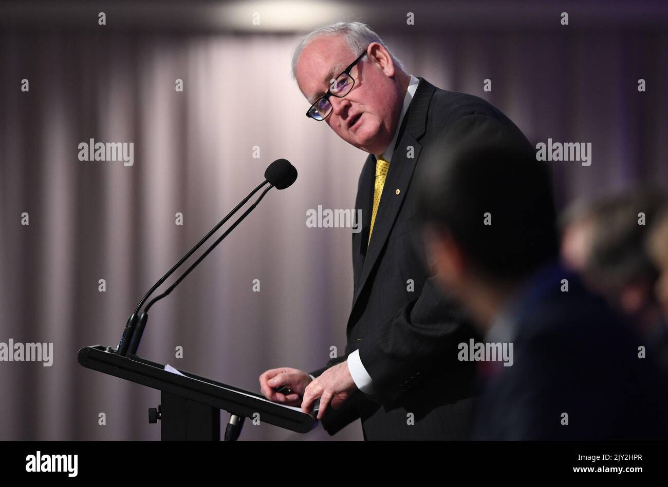 Tony Nutt parla al Liberal Party of Victoria's state Council all ...