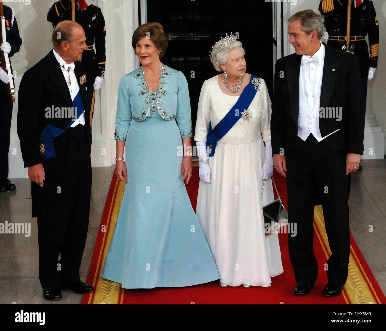 Morte della regina elisabetta 2a immagini e fotografie stock ad alta ...