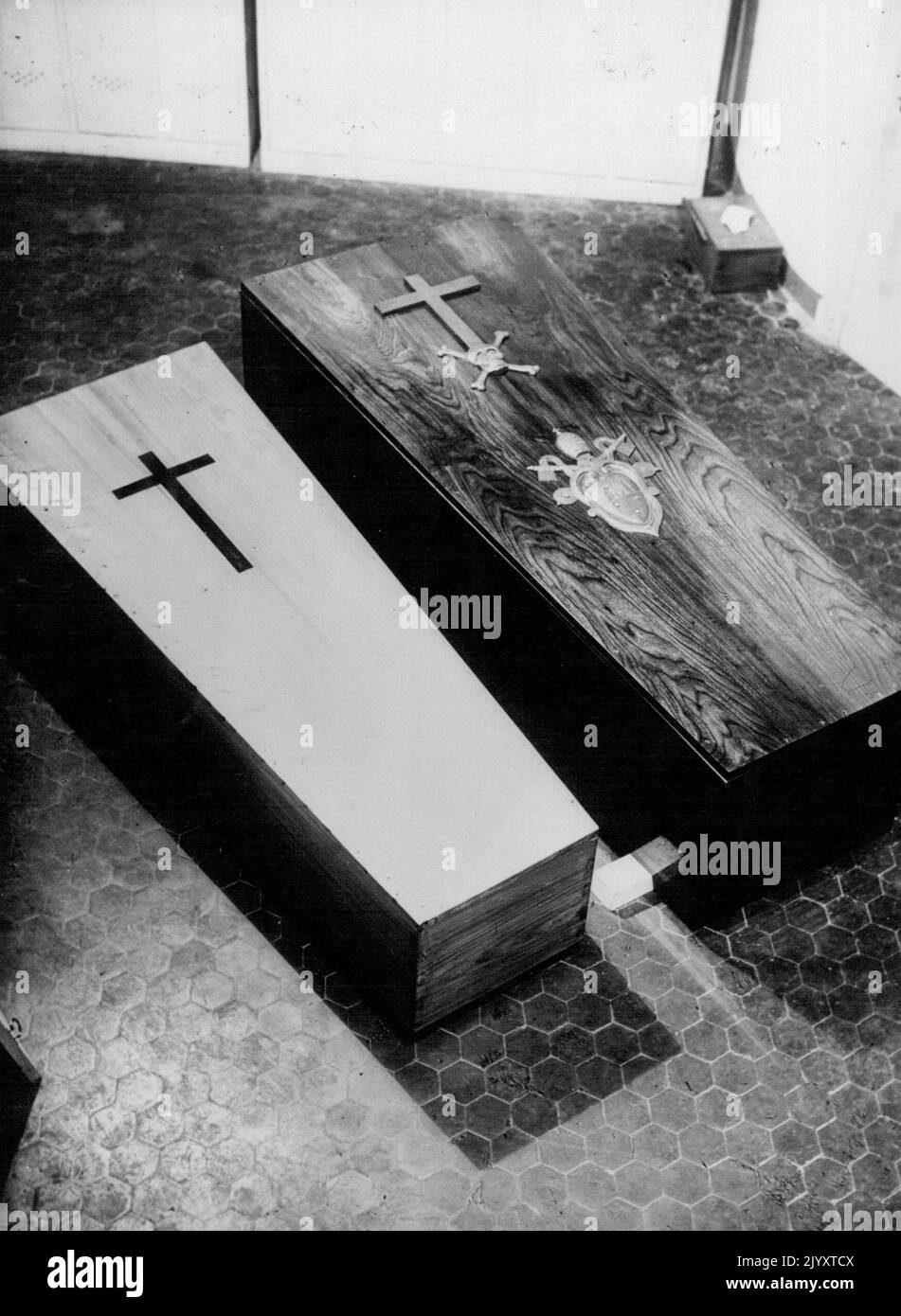 Quando Un Papa Dies:- il corpo del Papa è deposto in una tripla bara ...