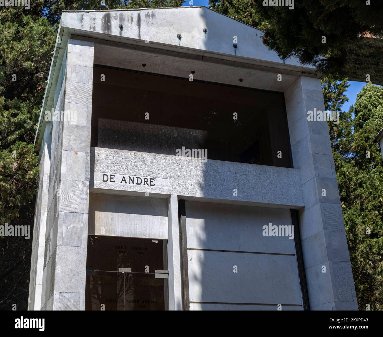 GENOVA, ITALIA, 9 MAGGIO 2022 - la tomba di Fabrizio De Andrè, uno dei ...