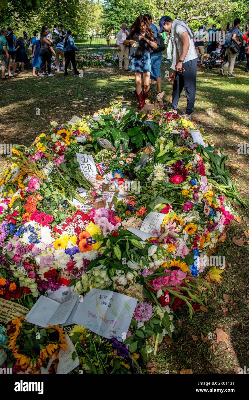 La regina elisabetta ii in lutto immagini e fotografie stock ad alta ...