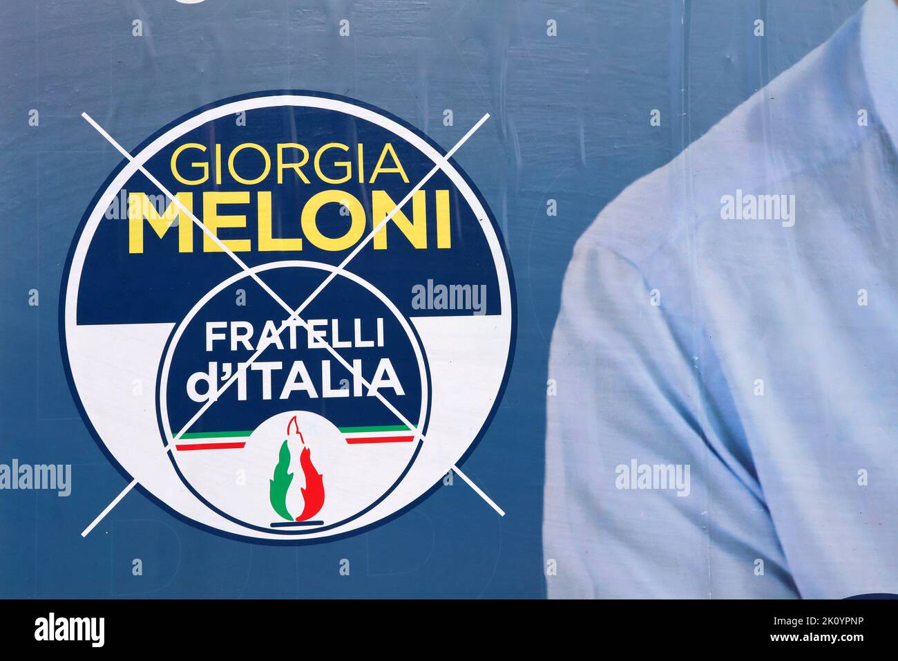 Dettaglio del poster delle elezioni italiane con il simbolo DI FRATELLI ...