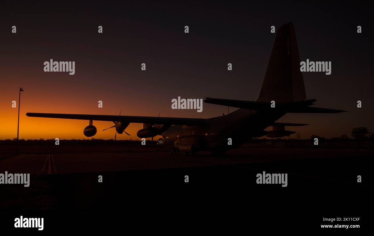 Un US Marine Corps KC-130J Super Hercules Aircraft con Marine Aerial ...