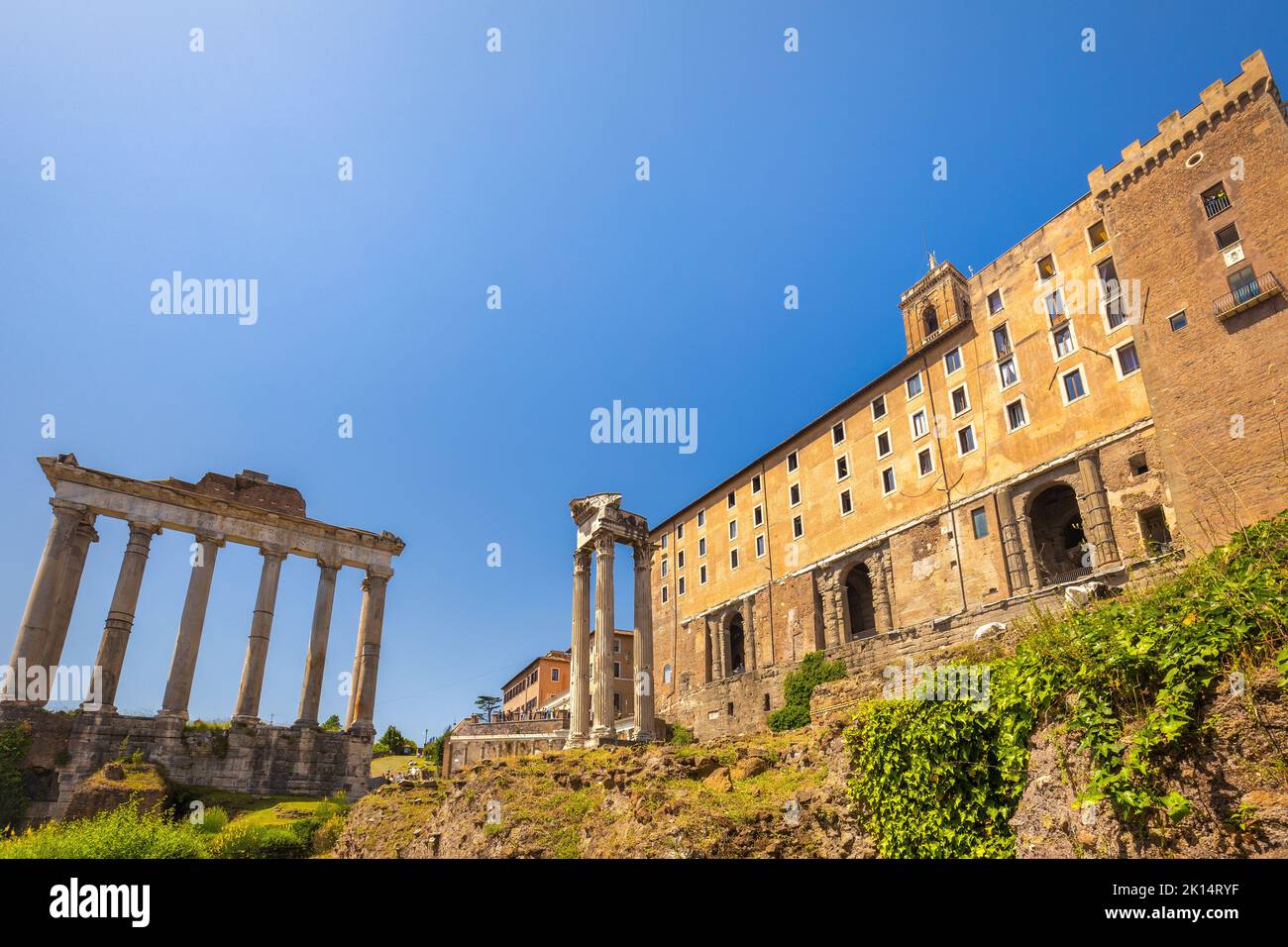 Il Tempio di Saturno con il Tabularium insieme al Tempio di Vespasiano ...
