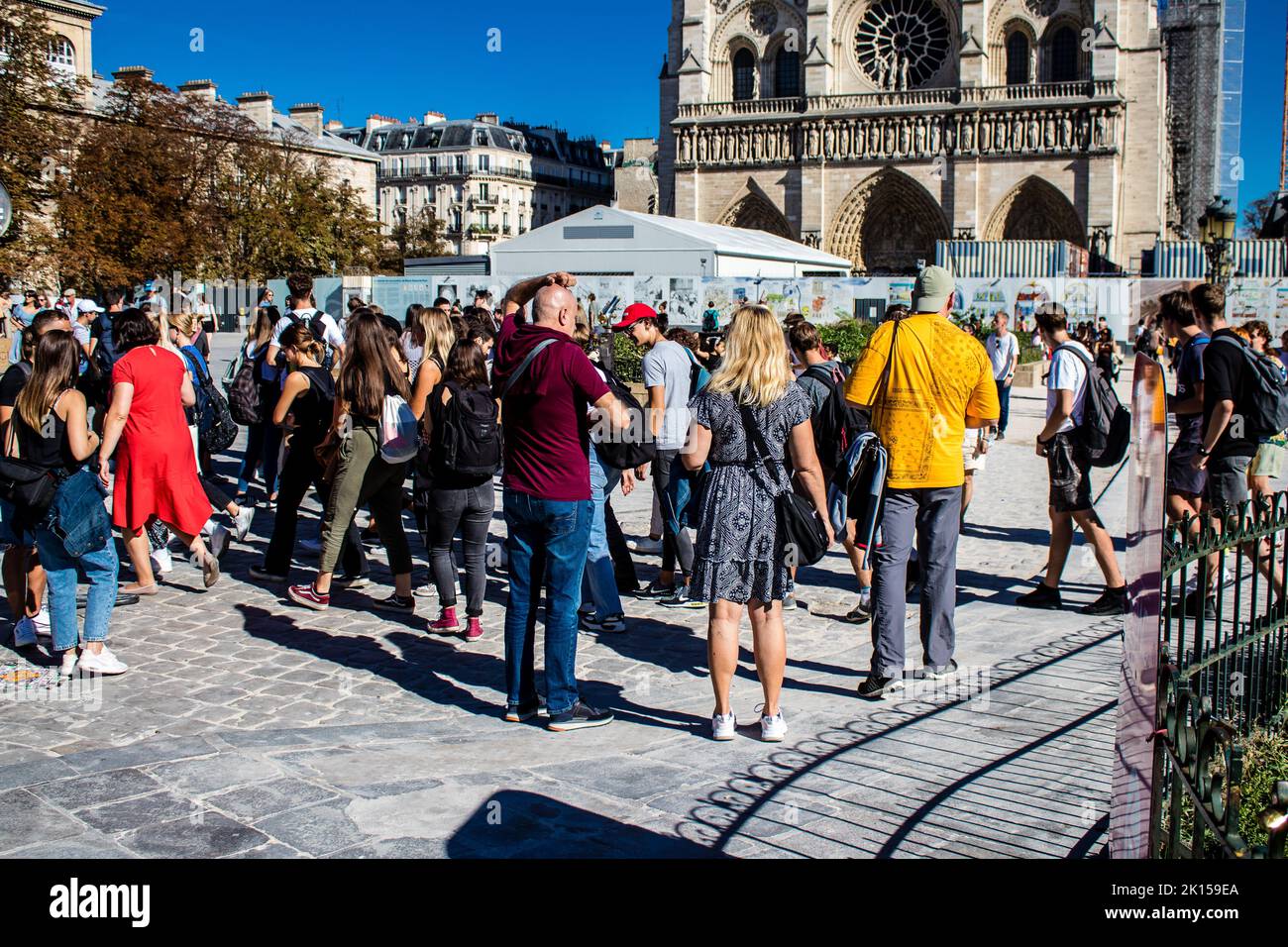 Parigi, Francia - 14 settembre 2022 turisti che passeggiano per le ...