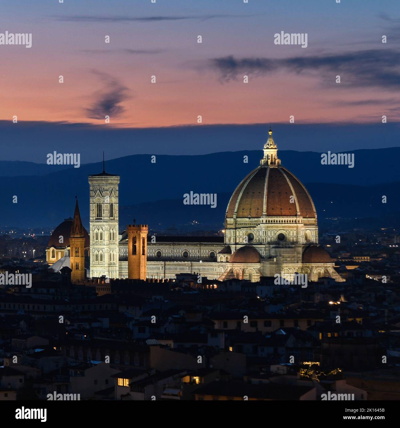 Il tramonto del duomo di firenze immagini e fotografie stock ad alta ...