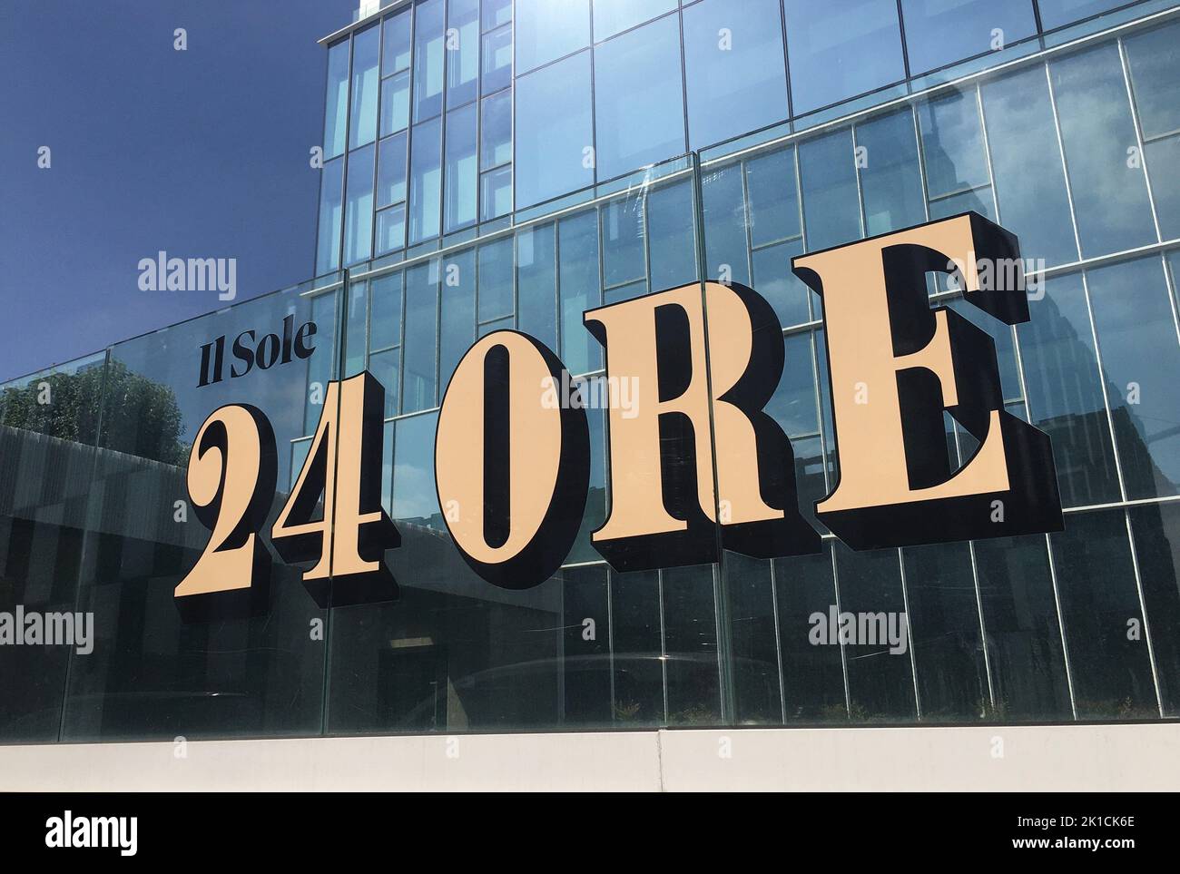 Gruppo radio24 sede del sole24ore immagini e fotografie stock ad alta ...