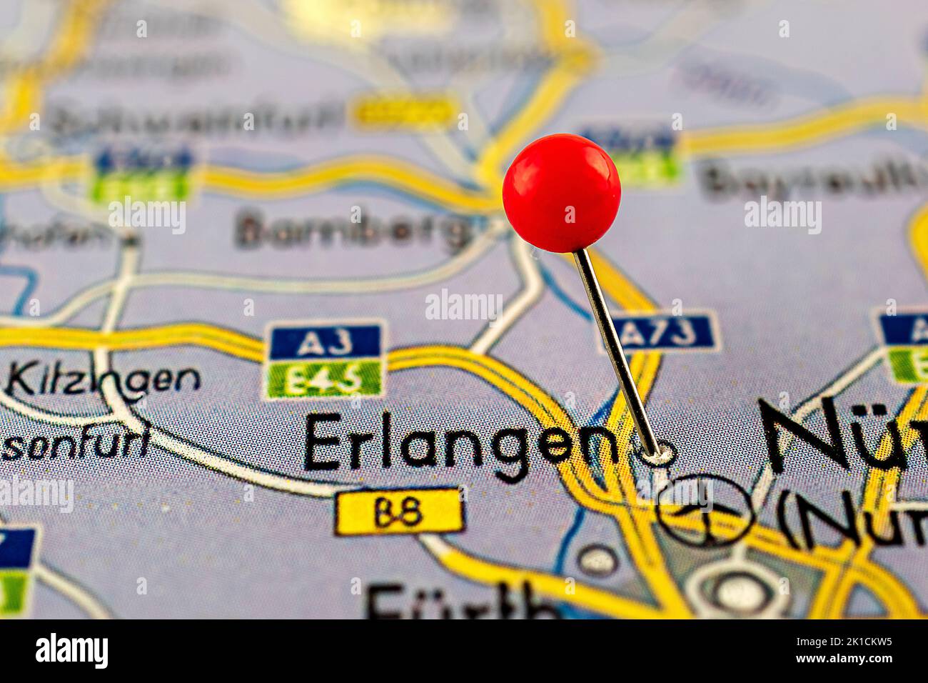 Mappa di Erlangen. Primo piano della mappa di Erlangen con la puntina ...