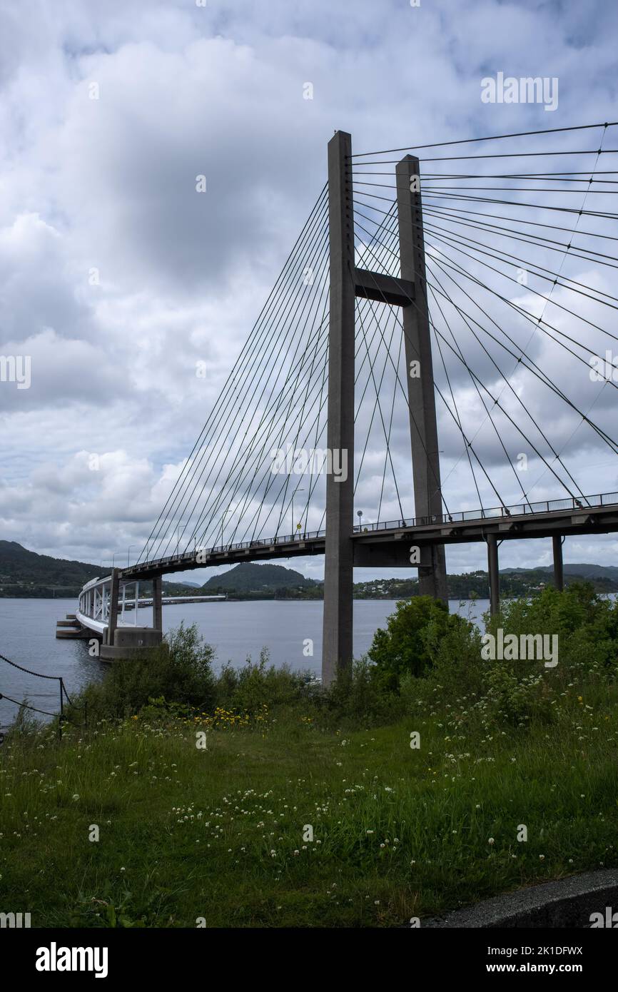 Bergen, Norvegia - 14 giugno 2022: Il forte costiero di Televik è un ...