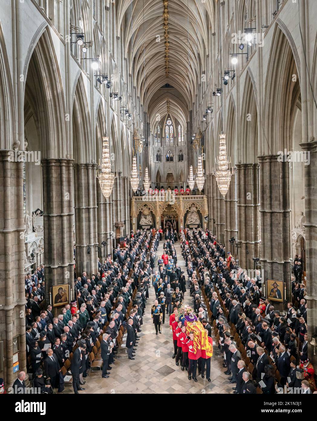 Carlo III, la Regina Consorte, la Principessa reale, il Vice Ammiraglio ...