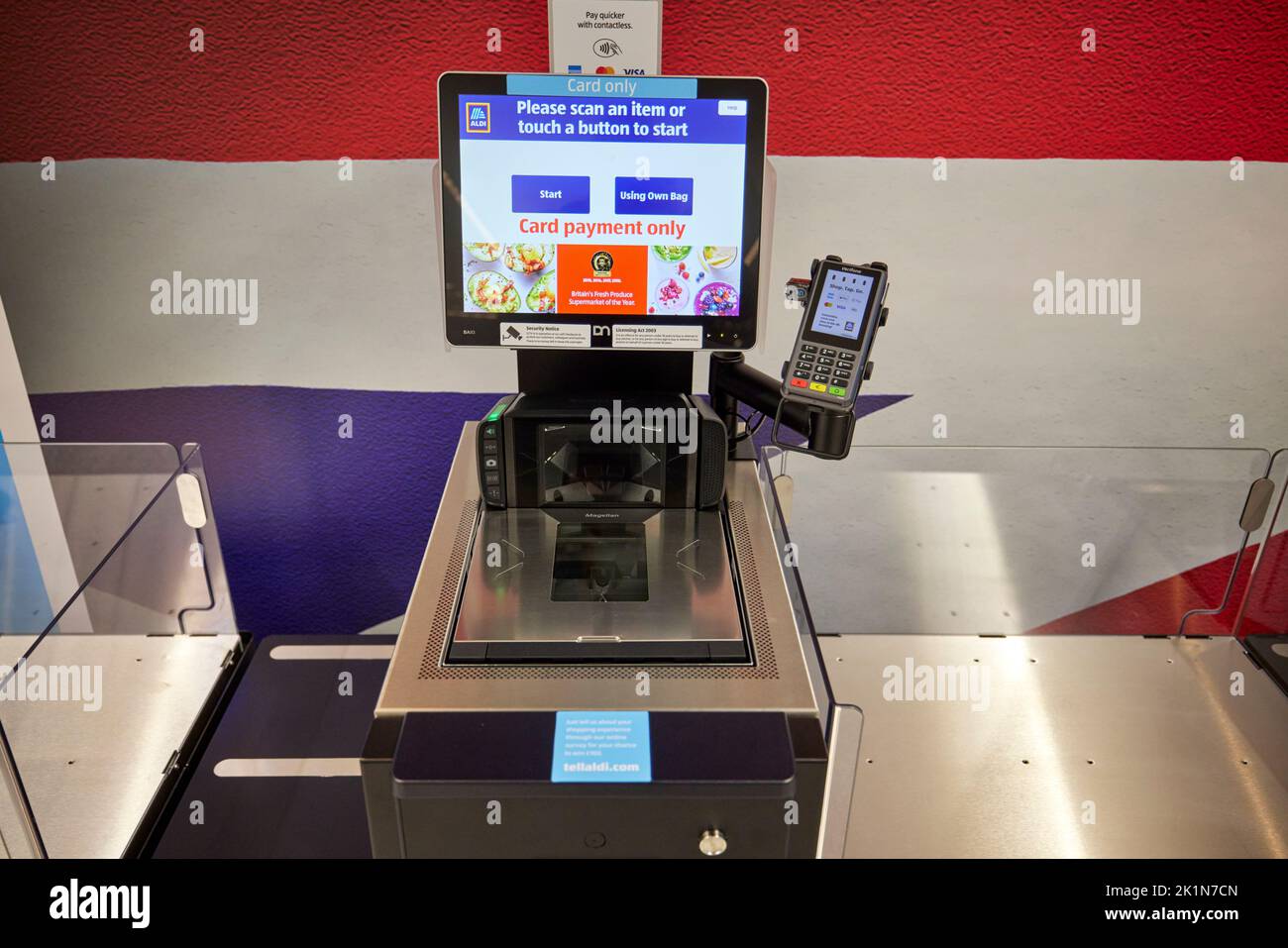 Self scan supermarket immagini e fotografie stock ad alta risoluzione ...