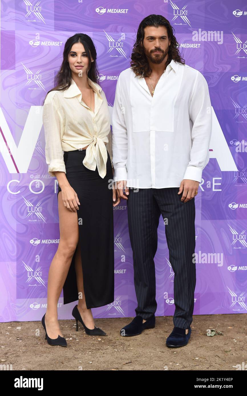 Francesca Chillemi e Can Yaman durante la fotocall della serie ...
