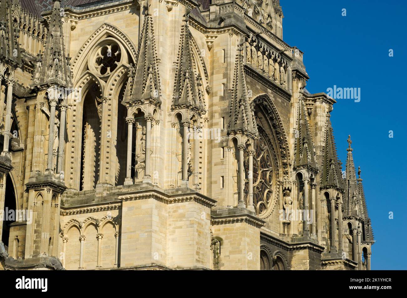 L'Efication de la cathedrale de Reims a comincia it 1211. Depuis le ...