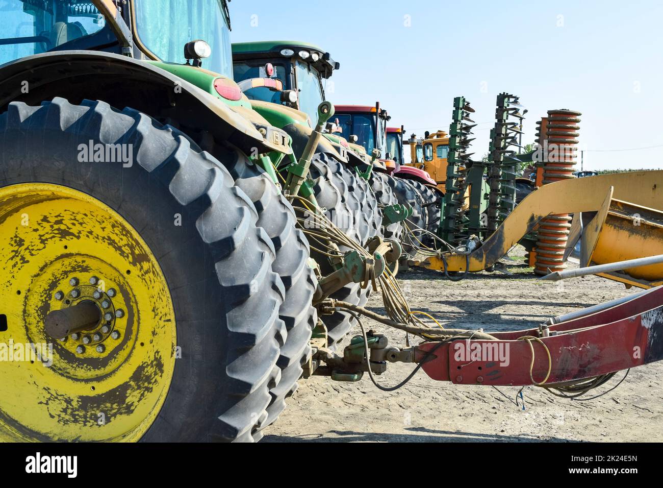 Macchina cingolata per tutti i terreni immagini e fotografie stock ad alta risoluzione - Alamy