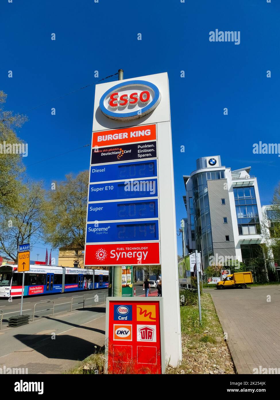 Logo esso gas immagini e fotografie stock ad alta risoluzione - Alamy