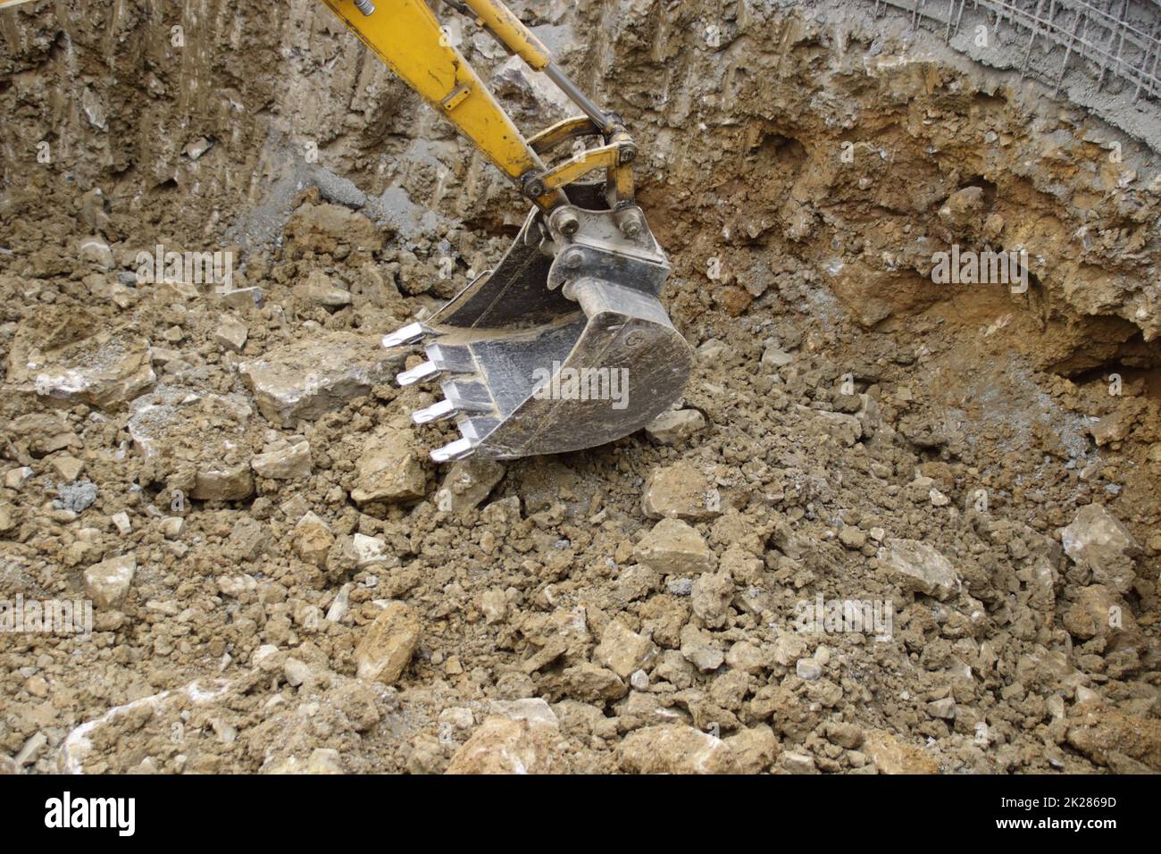 Escavatore scava immagini e fotografie stock ad alta risoluzione - Alamy