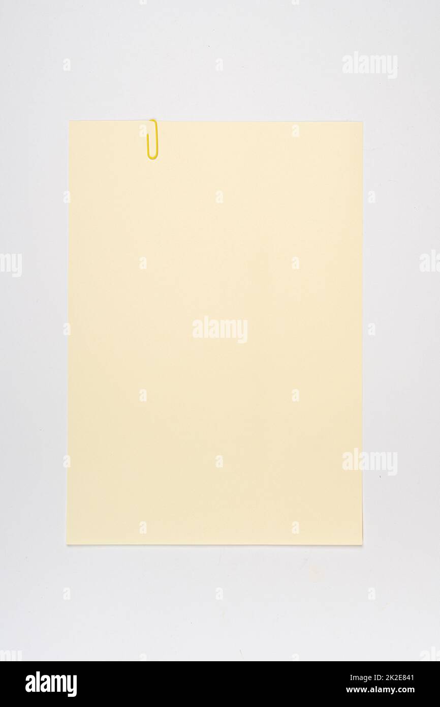 Un foglio di carta bianco immagini e fotografie stock ad alta ...