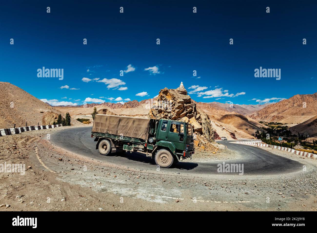 Autostrada india camion leh immagini e fotografie stock ad alta ...