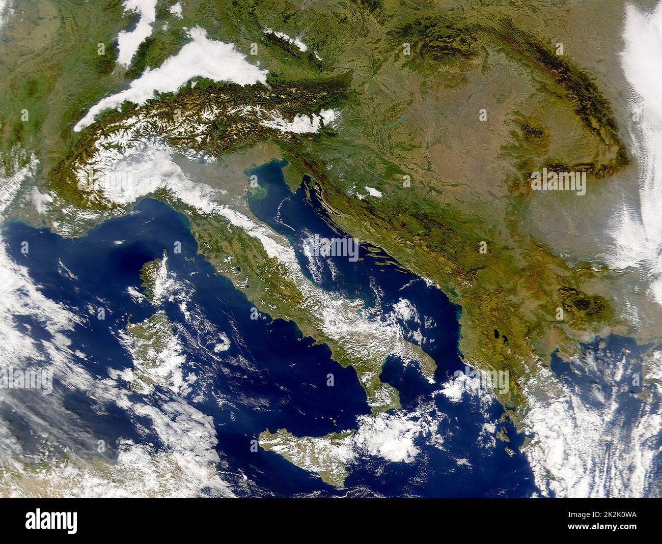 Italy satellite image immagini e fotografie stock ad alta risoluzione ...