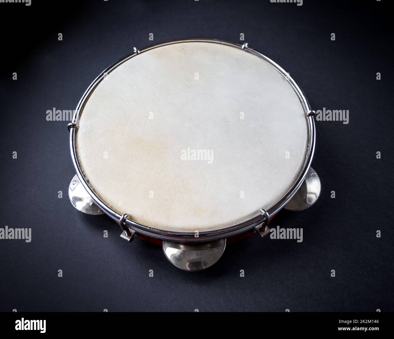 Tamburello in legno immagini e fotografie stock ad alta risoluzione - Alamy