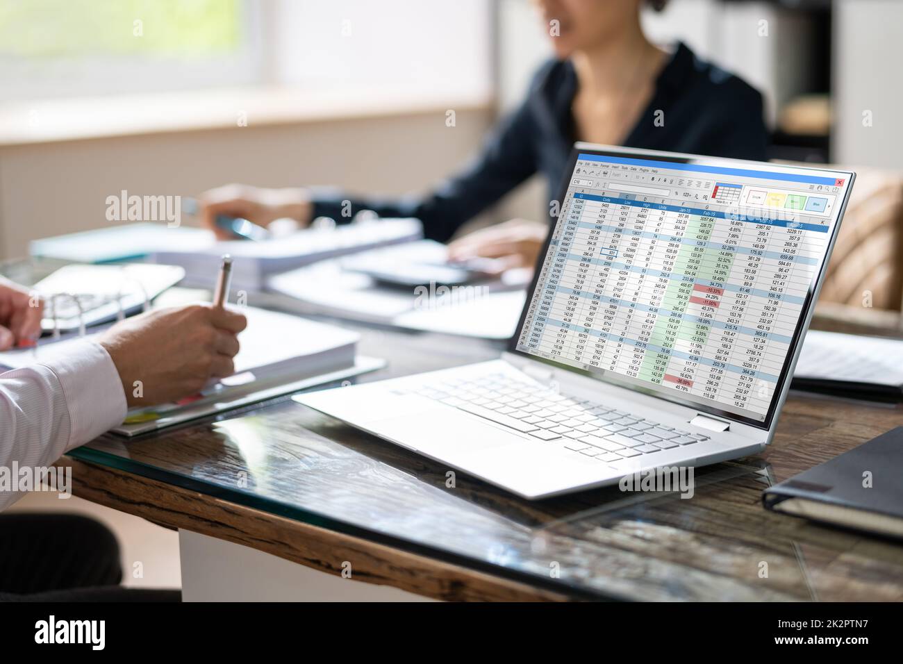 Fatture del revisore dei conti immagini e fotografie stock ad alta ...