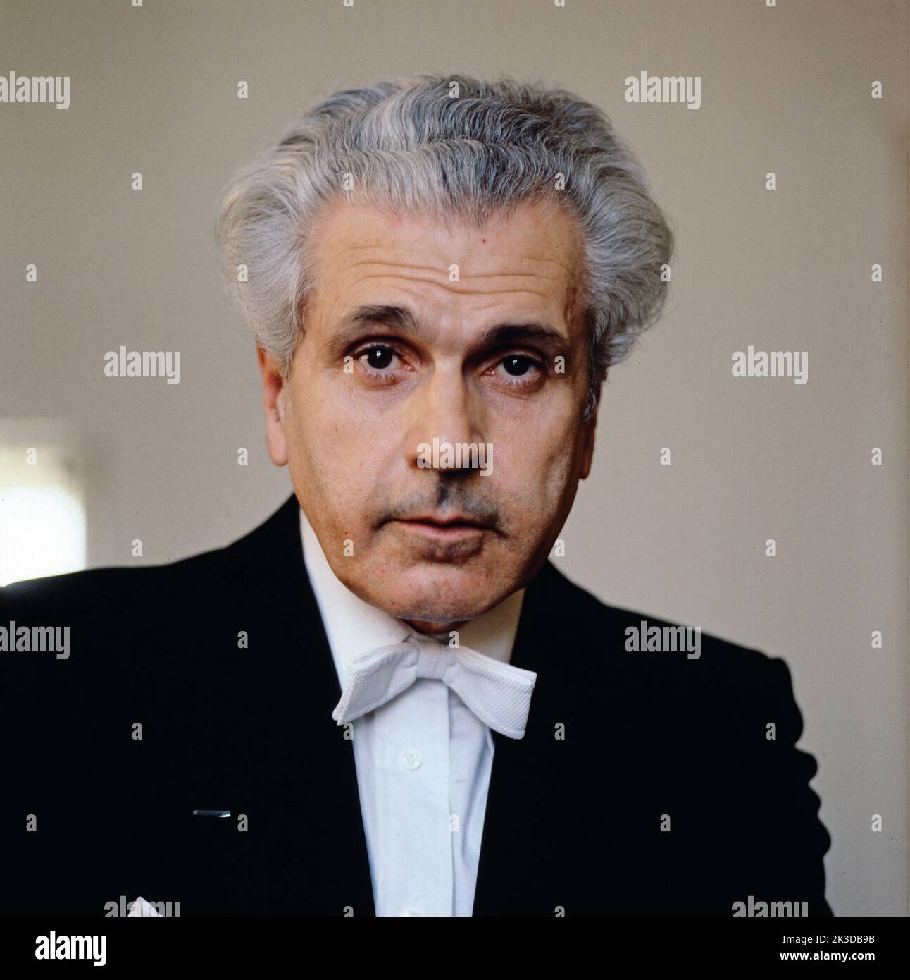 Julius Rudel, geboren in Wien, amerikanischer Dirigent, Ritratto, circa ...