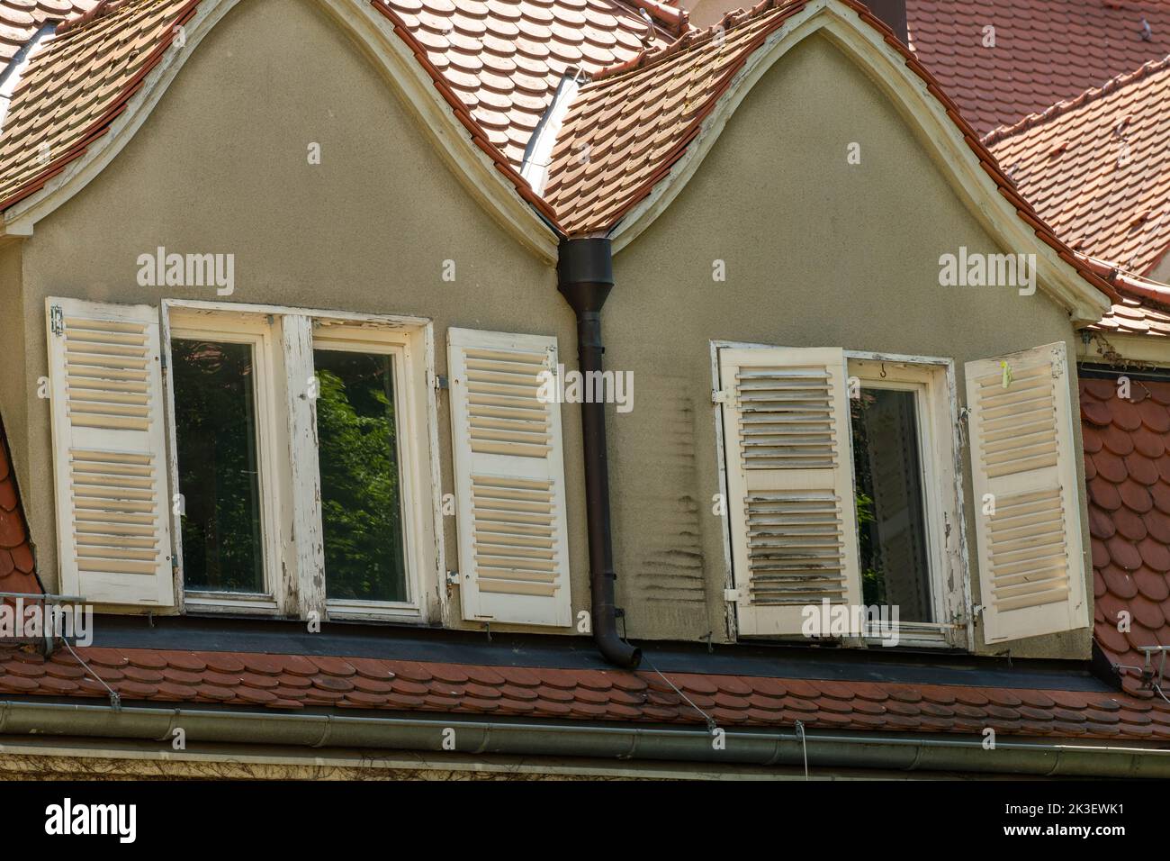 Traversa d'angolo del tetto immagini e fotografie stock ad alta ...