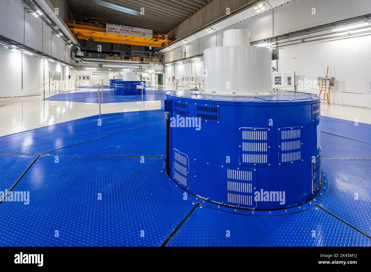 30 settembre 2022, Baviera, Töging am Inn: Turbine presso la centrale ...