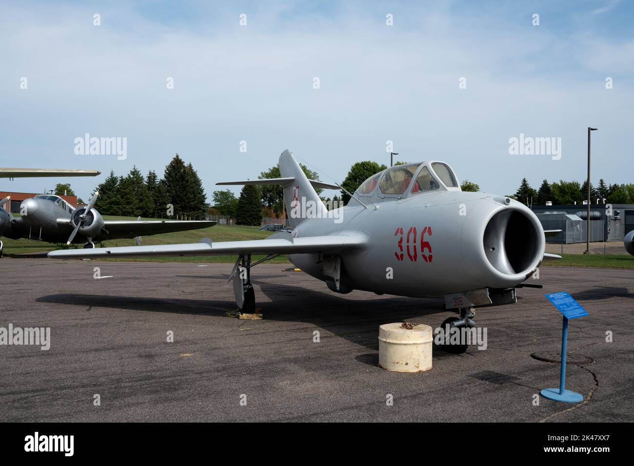 Old mig jet fighter plane immagini e fotografie stock ad alta ...
