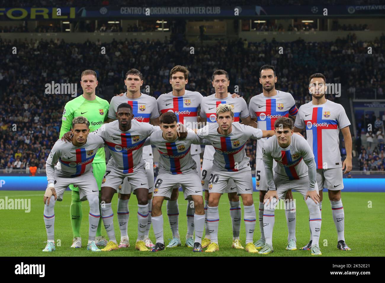 Milano, Italia, 4th ottobre 2022. Il FC Barcelona inizia undici line up ...
