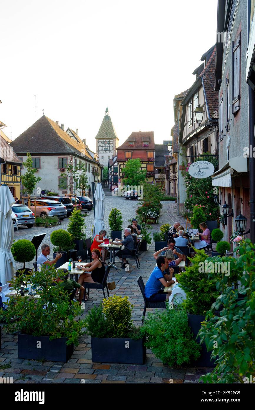 Francia, Alto Reno, strada del vino dell'Alsazia, Bergheim, antica ...