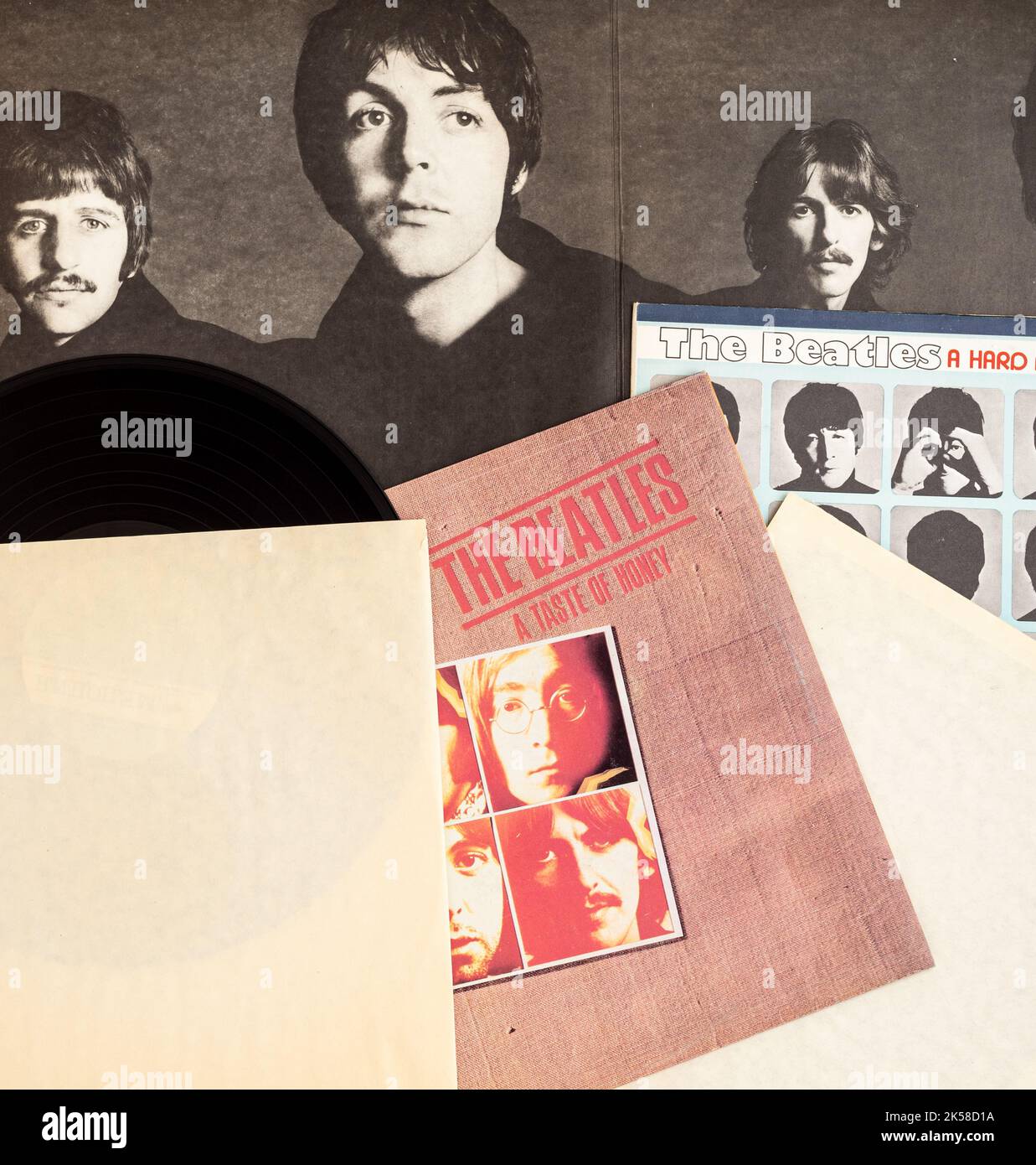 Mosca, Russia: 06 ottobre 2022: Rock band inglese gli album dei Beatles ...