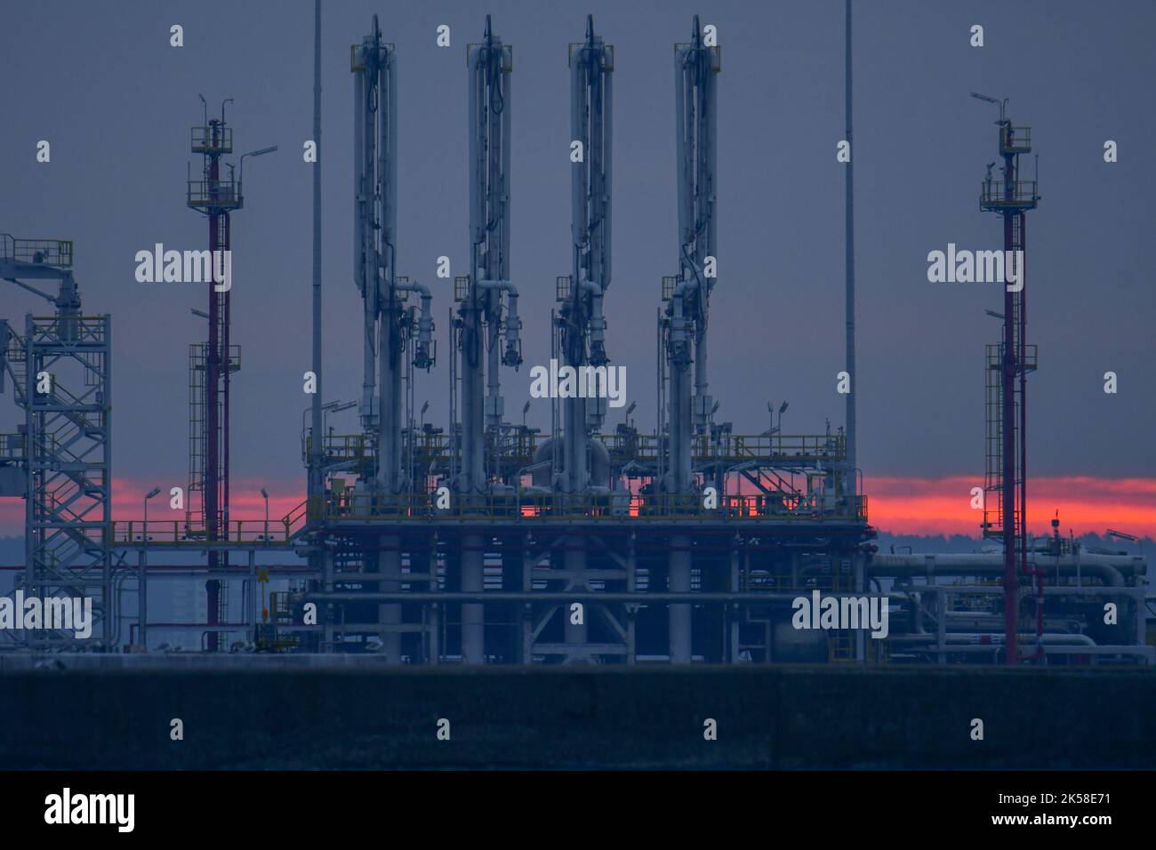 Terminale swinoujscie lng immagini e fotografie stock ad alta ...
