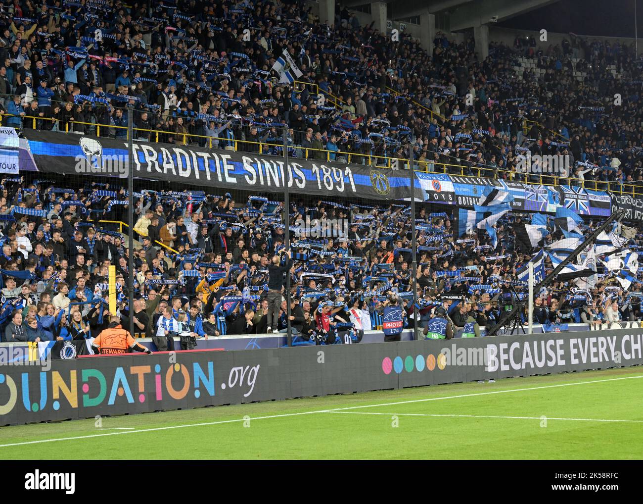 BRUGES - tifosi del Club Brugge durante la partita di UEFA Champions ...