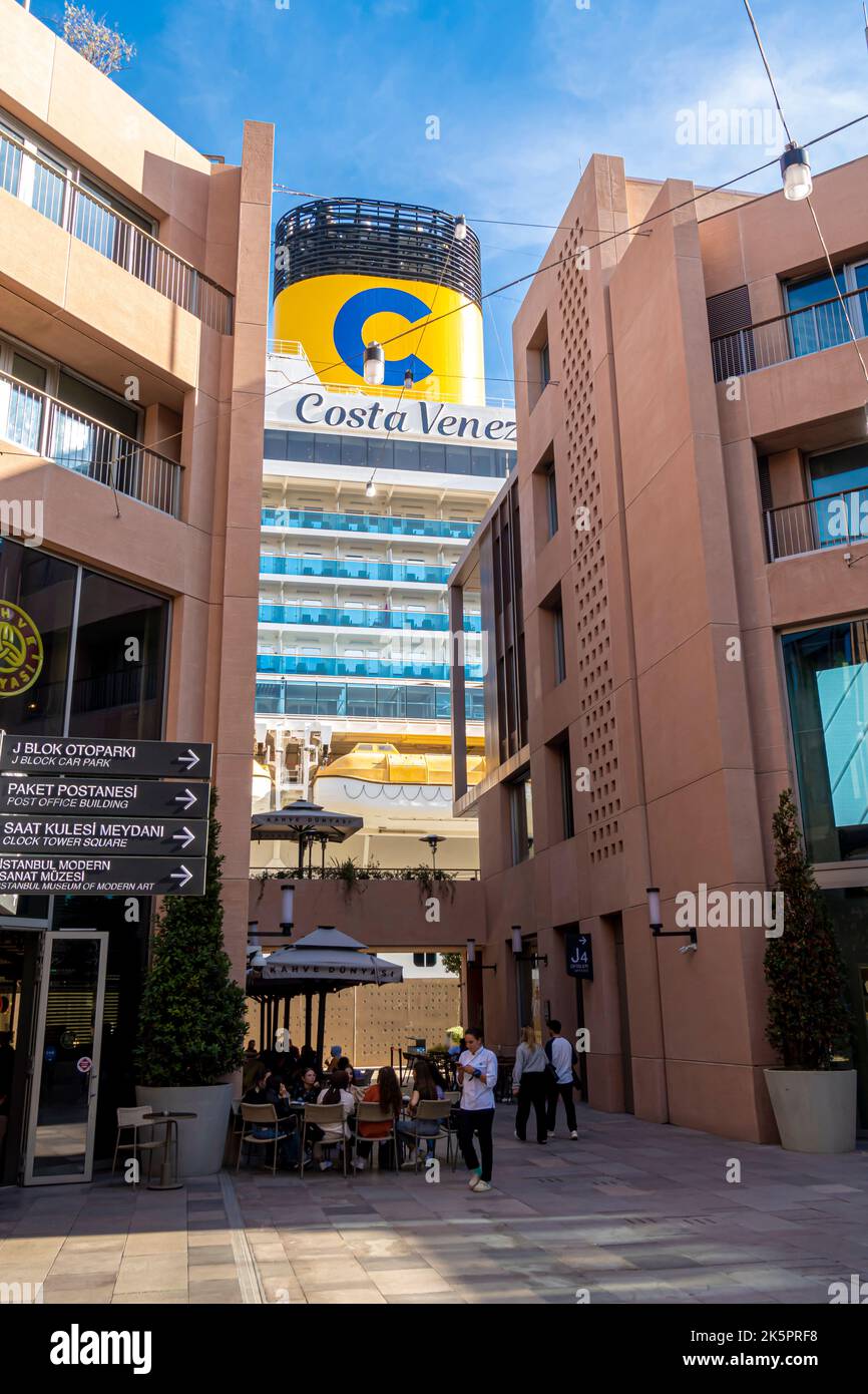 Porto di galataport di istanbul immagini e fotografie stock ad alta ...