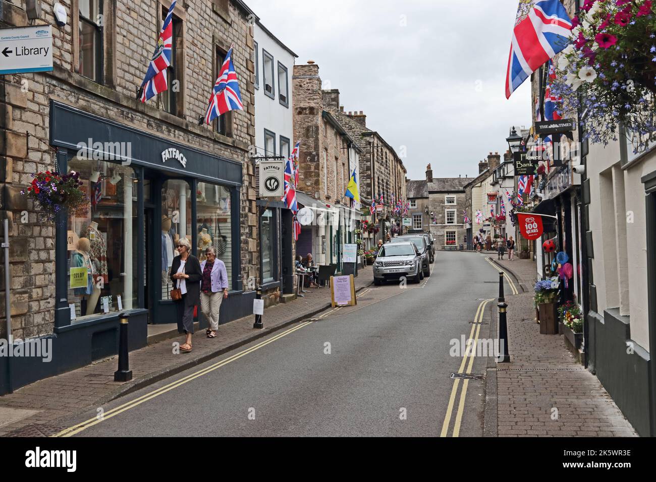 Kirkby lonsdale main street immagini e fotografie stock ad alta ...