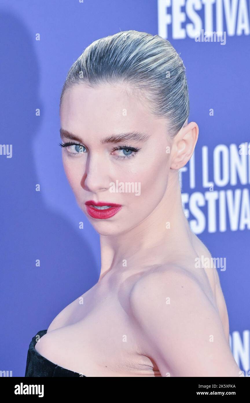 Vanessa kirby und joanna laurie immagini e fotografie stock ad alta ...