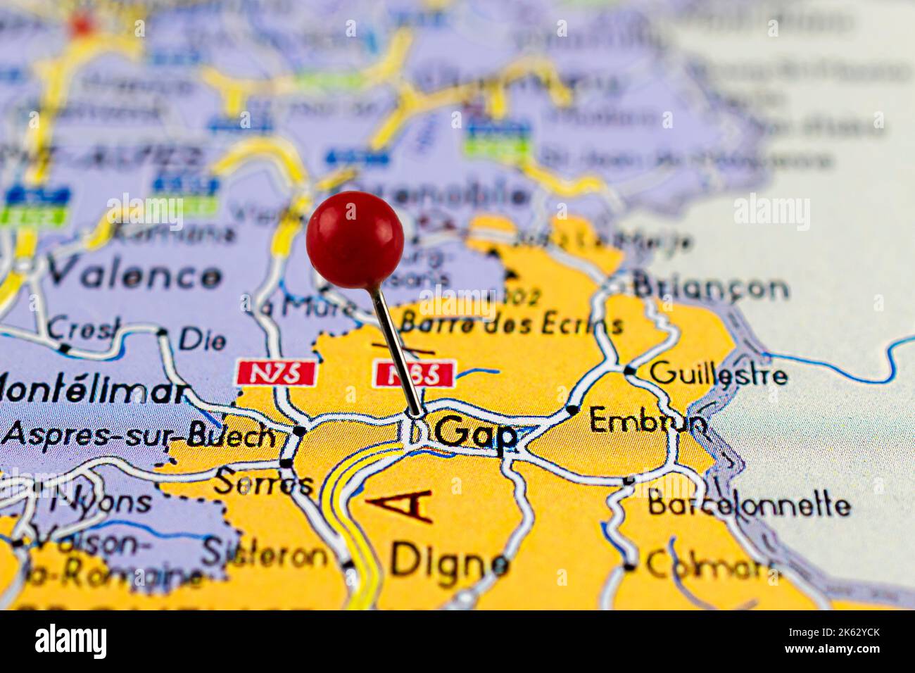Mappa del gioco. Primo piano della mappa del gioco con il puntino rosso ... Mappa del gioco. Primo piano della mappa del gioco con il puntino rosso ...
