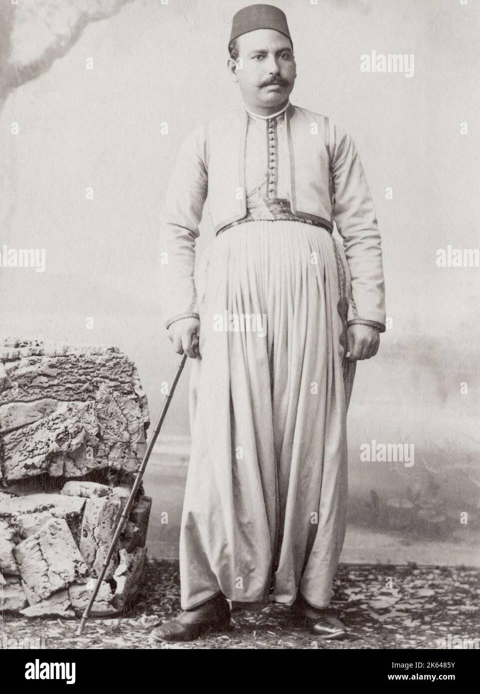 Fotografia d'epoca del XIX secolo - Dragoman Turco, circa 1890's. Un ...