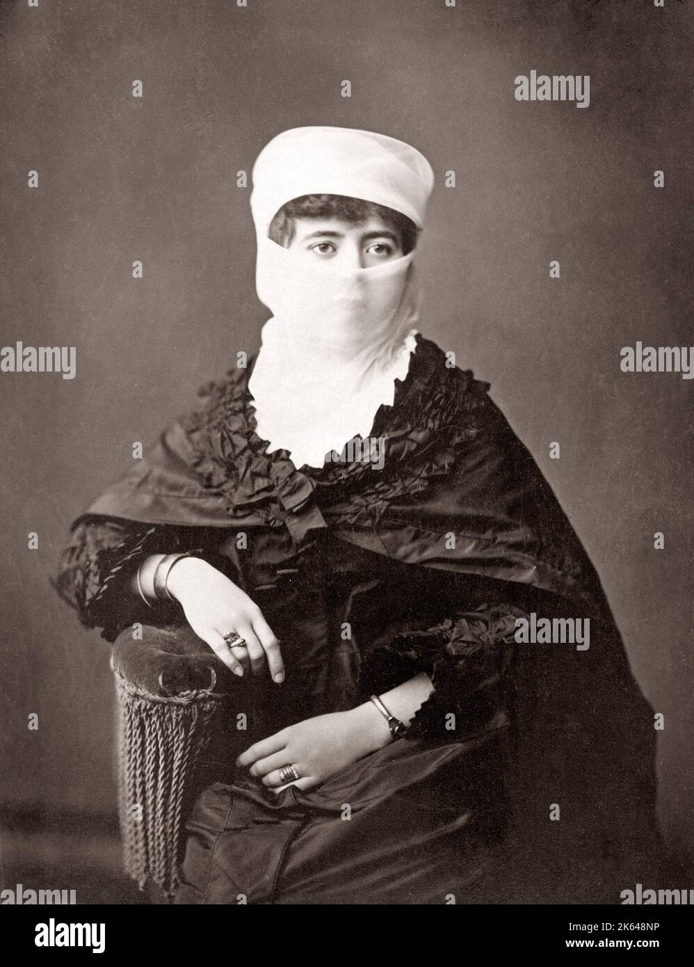 Vecchia donna velata immagini e fotografie stock ad alta risoluzione ...