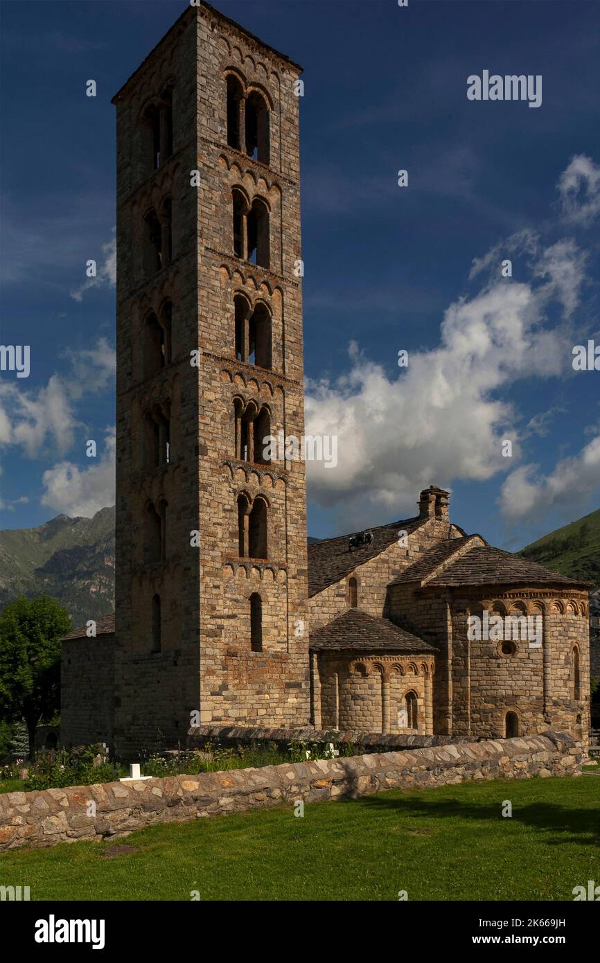Chiesa in stile romanico lombardo immagini e fotografie stock ad alta ...
