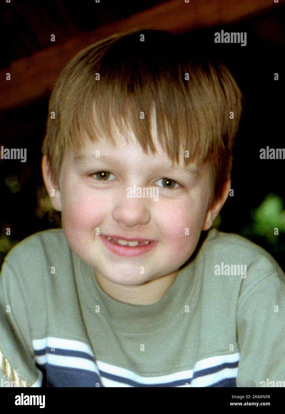 Angus t jones immagini e fotografie stock ad alta risoluzione - Alamy