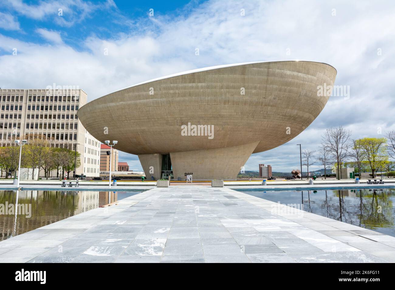 The egg building immagini e fotografie stock ad alta risoluzione - Alamy