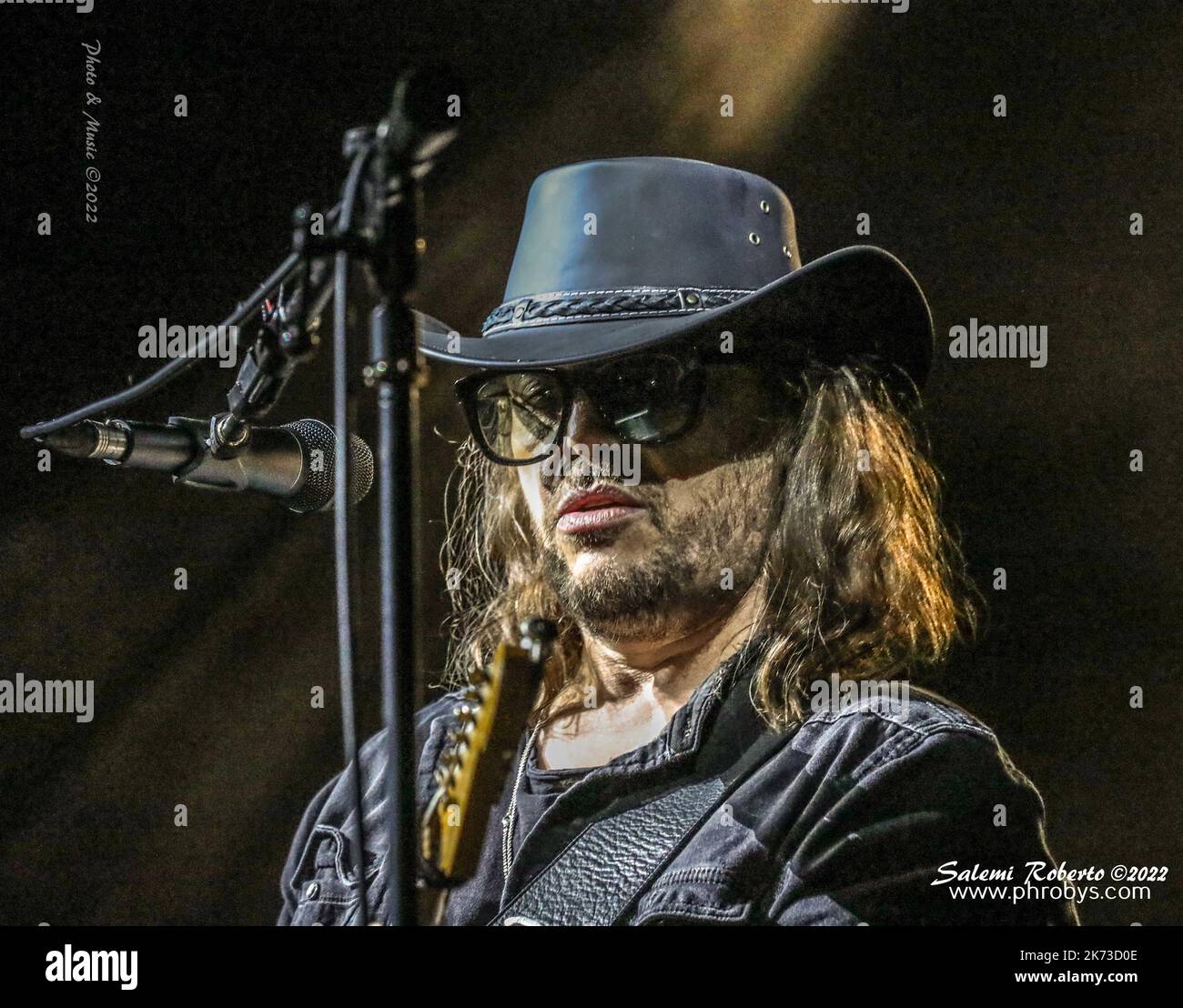 Assago, Milano, Italia, 15 ottobre 2022, Gianluca Grignani durante ...