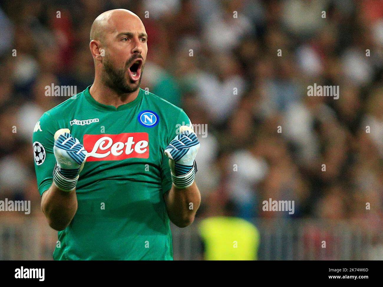 Goalkeeper pepe reina immagini e fotografie stock ad alta risoluzione ...