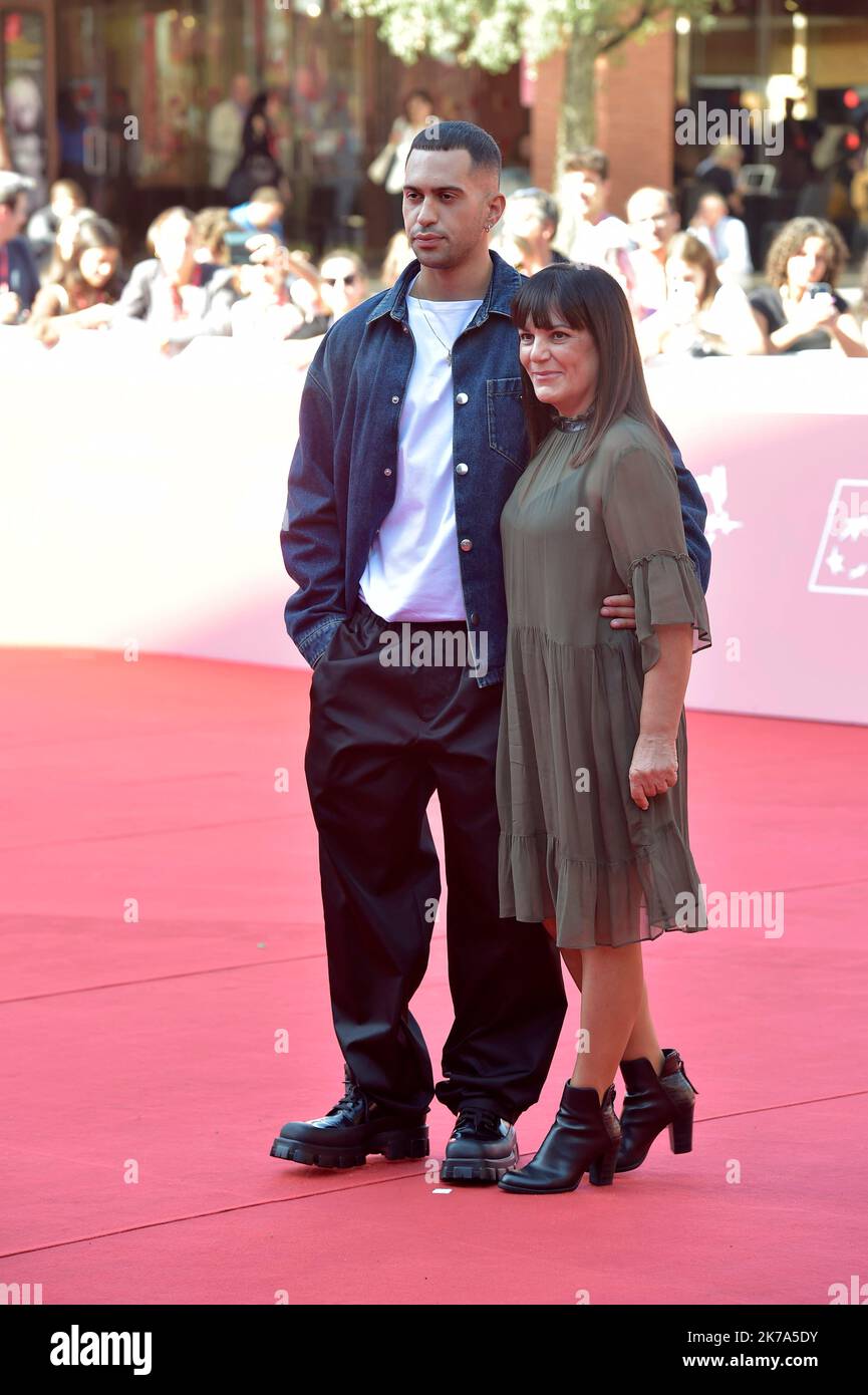 Mahmood madre anna frau immagini e fotografie stock ad alta risoluzione ...