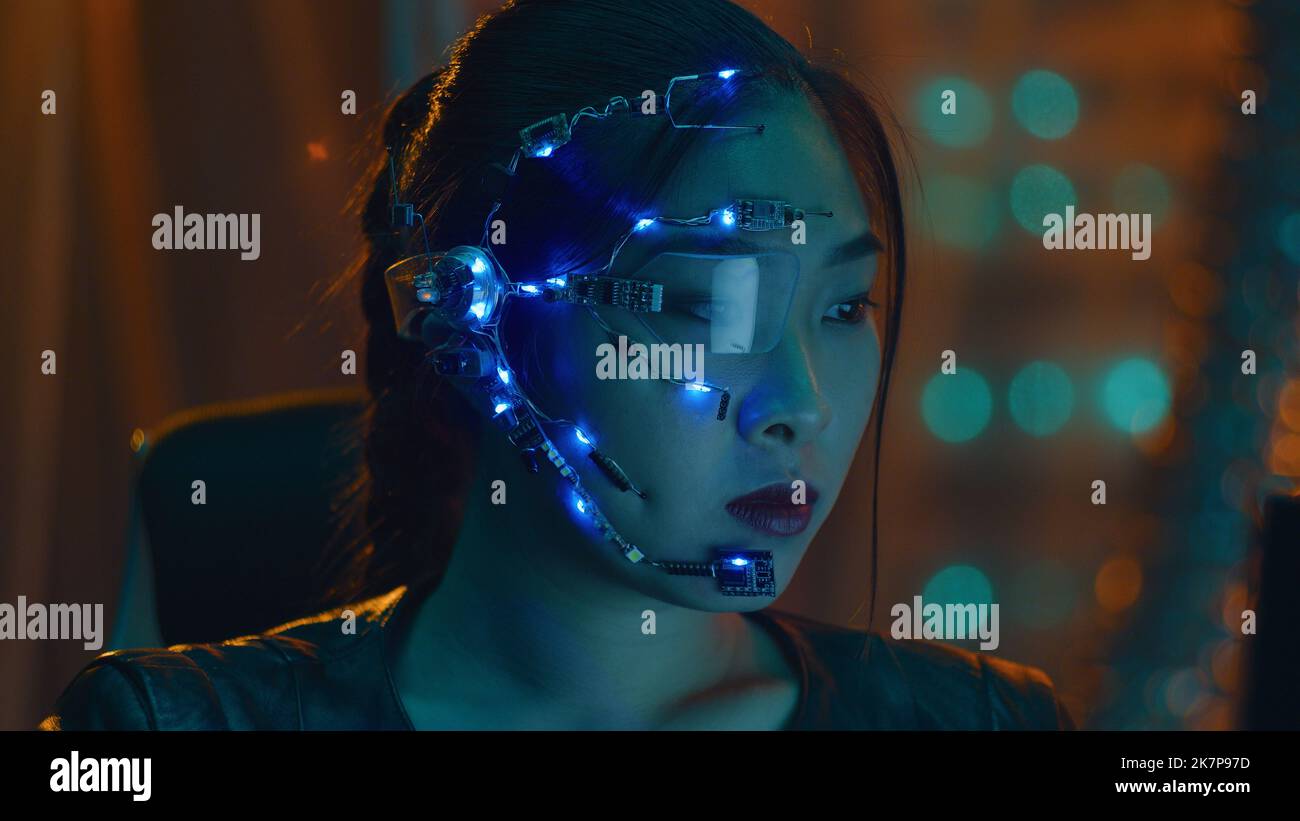 Ragazza al neon cyberpunk immagini e fotografie stock ad alta ...