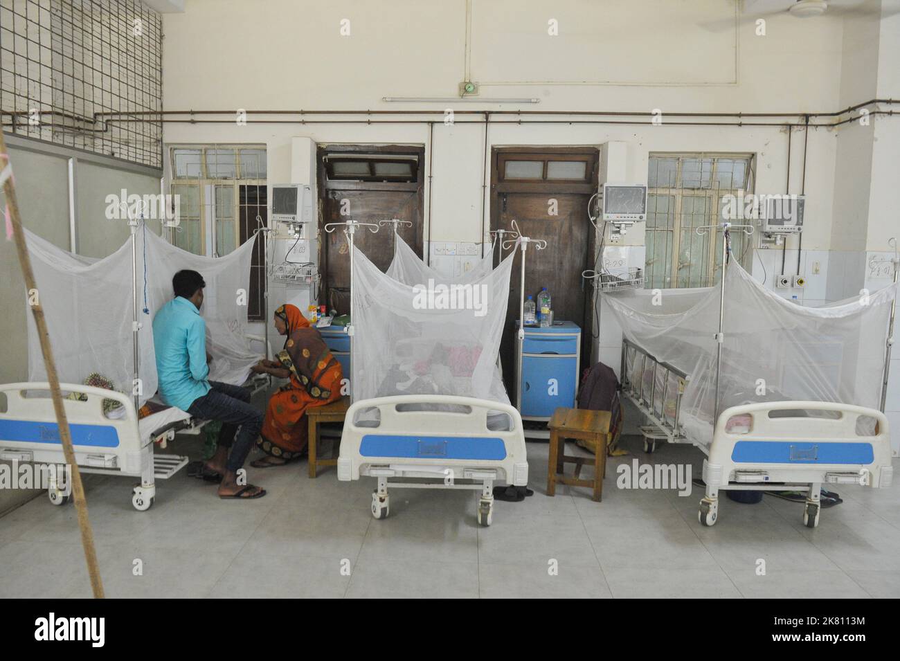 Non esclusiva: 18 ottobre 2022, Sylhet, Bangladesh: I pazienti vengono trattati nell'area di ...