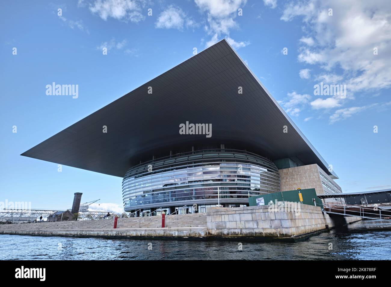 Copenaghen, Danimarca - Settembre 2022: Vista sull'acqua del Teatro ...