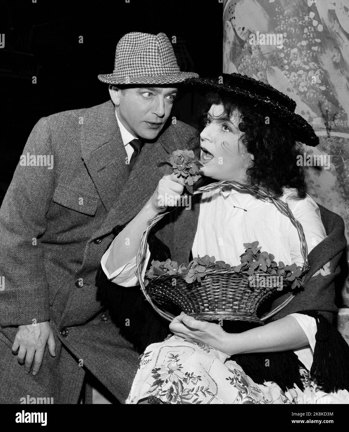 Qui la fioraia eliza doltainle immagini e fotografie stock ad alta ...